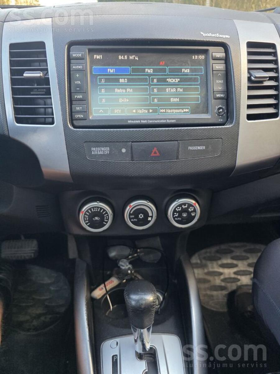 Brūns Mitsubishi Outlander 2008 Rīga, ar dzinēja tilpumu 2.40 L un nobraukumu 284 tūkst. km par 3550 €, foto 7 vietnē AUTOMOTO.COM.LV
