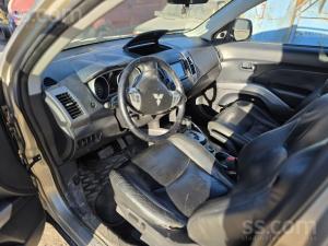 Brūns Mitsubishi Outlander 2008 Rīga, ar dzinēja tilpumu 2.40 L un nobraukumu 284 tūkst. km par 3550 €, foto 9 vietnē AUTOMOTO.COM.LV