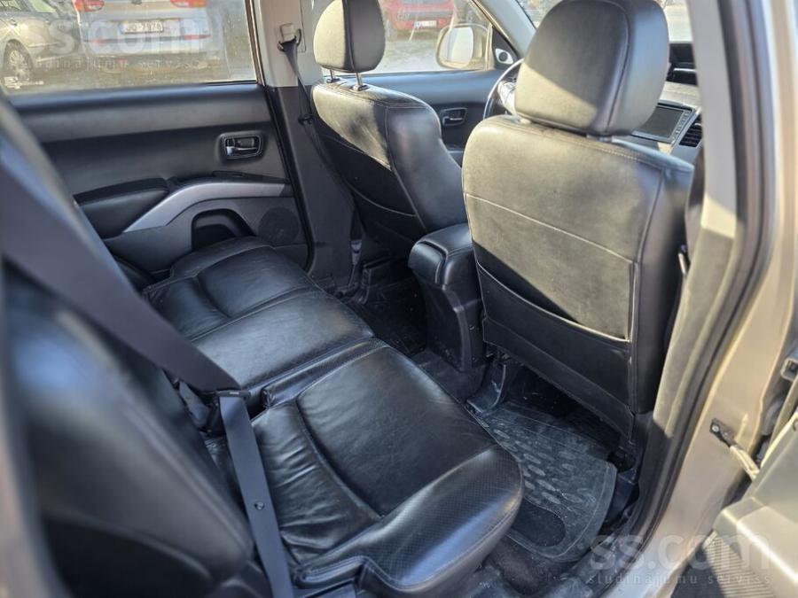 Brūns Mitsubishi Outlander 2008 Rīga, ar dzinēja tilpumu 2.40 L un nobraukumu 284 tūkst. km par 3550 €, foto 10 vietnē AUTOMOTO.COM.LV