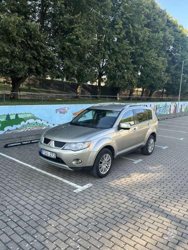 Brūns Mitsubishi Outlander 2008 Jurbarkas, ar dzinēja tilpumu 1.97 L un nobraukumu 323 tūkst. km par 3750 €, foto 1 vietnē AUTOMOTO.COM.LV