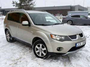 Brown Mitsubishi Outlander 2009 in Vilnius, with an engine capacity of 1.97 L and mileage of 330 thousand km for 2950 €, photo  on AUTOMOTO.COM.LV