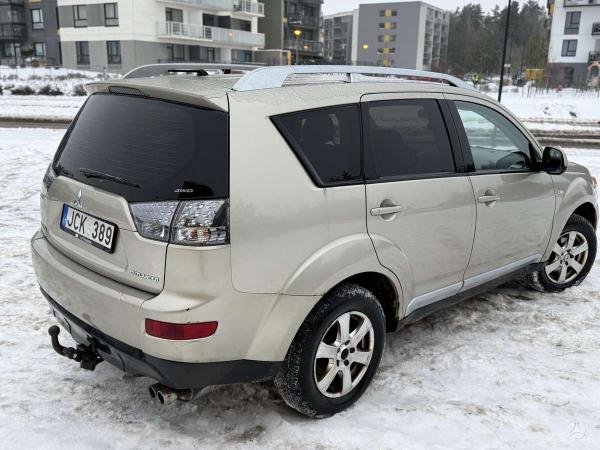 Brūns Mitsubishi Outlander 2009 Viļņa, ar dzinēja tilpumu 1.97 L un nobraukumu 330 tūkst. km par 2950 €, foto 4 vietnē AUTOMOTO.COM.LV