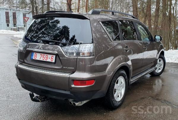 Brown Mitsubishi Outlander 2010 in Riga, with an engine capacity of 2.20 L and mileage of 219 thousand km for 5200 €, photo 5 on AUTOMOTO.COM.LV