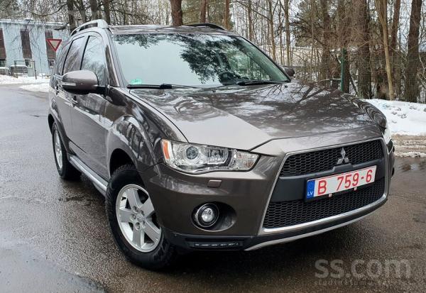 Brown Mitsubishi Outlander 2010 in Riga, with an engine capacity of 2.20 L and mileage of 219 thousand km for 5200 €, photo 7 on AUTOMOTO.COM.LV