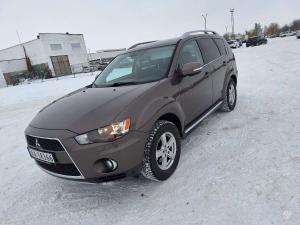 Brown Mitsubishi Outlander 2010 in Marijampole, with an engine capacity of 2.18 L and mileage of 262 thousand km for 3999 €, photo 3 on AUTOMOTO.COM.LV