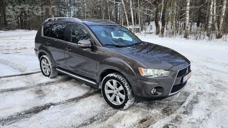 Brūns Mitsubishi Outlander 2010 Rīga, ar dzinēja tilpumu 2.20 L un nobraukumu 0 tūkst. km par 5400 €, foto 2 vietnē AUTOMOTO.COM.LV