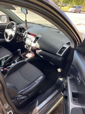 Brūns Mitsubishi Outlander 2010 Kauņa, ar dzinēja tilpumu 2.27 L un nobraukumu 270 tūkst. km par 3600 €, foto 6 vietnē AUTOMOTO.COM.LV