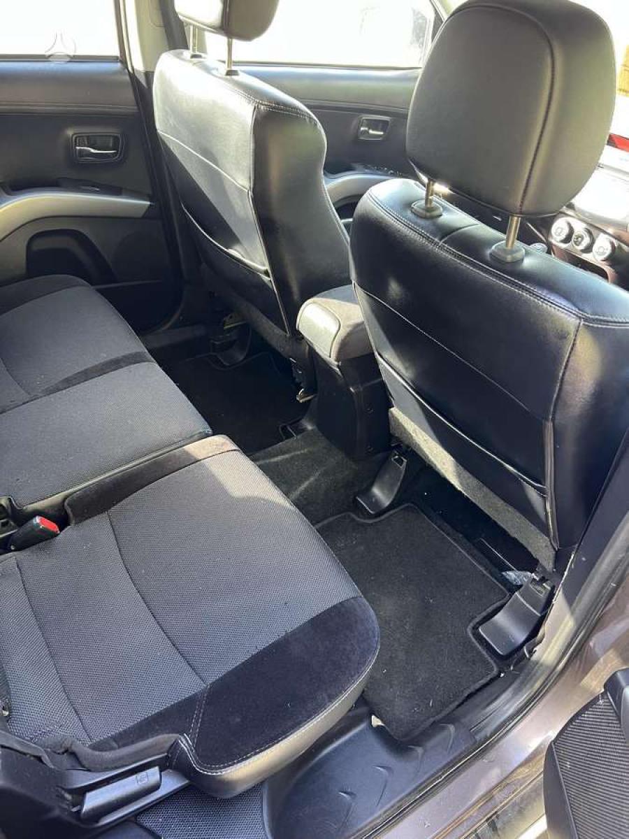 Brūns Mitsubishi Outlander 2010 Kauņa, ar dzinēja tilpumu 2.27 L un nobraukumu 270 tūkst. km par 3600 €, foto 7 vietnē AUTOMOTO.COM.LV