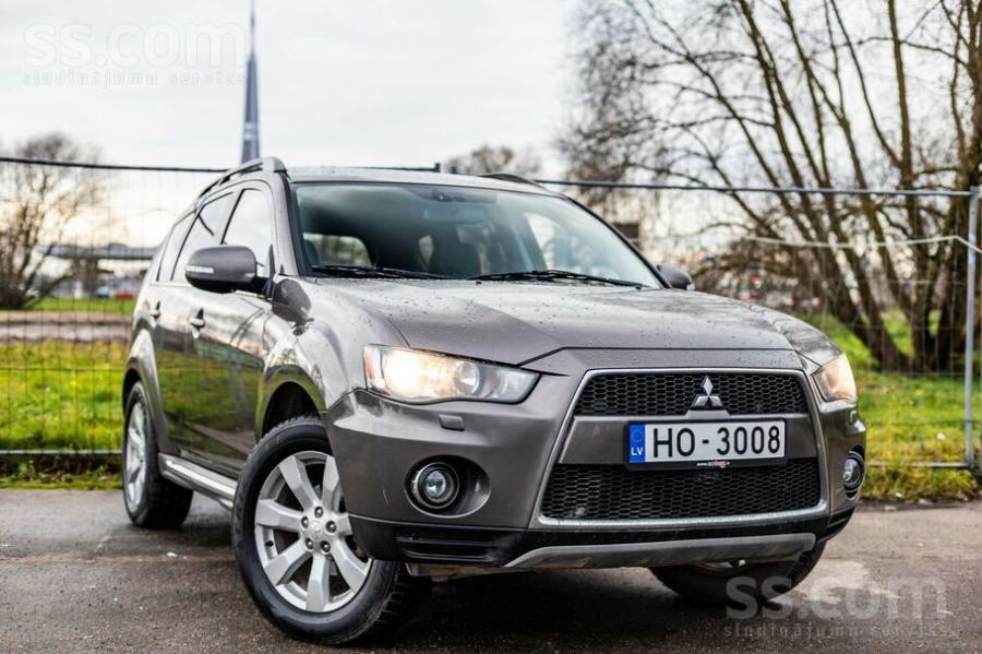 Brown Mitsubishi Outlander 2011 in Riga, with an engine capacity of 2.20 L and mileage of 379 thousand km for 5590 €, photo 2 on AUTOMOTO.COM.LV