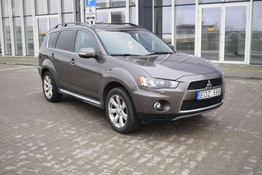 Brown Mitsubishi Outlander 2011 in Vilnius, with an engine capacity of 2.27 L and mileage of 178 thousand km for 3850 €, photo 1 on AUTOMOTO.COM.LV