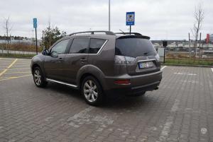 Brown Mitsubishi Outlander 2011 in Vilnius, with an engine capacity of 2.27 L and mileage of 178 thousand km for 3850 €, photo 5 on AUTOMOTO.COM.LV