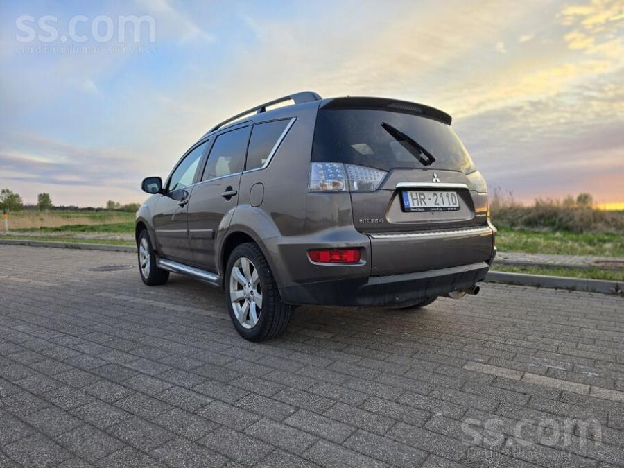 Brūns Mitsubishi Outlander 2011 Rīga, ar dzinēja tilpumu 2.40 L un nobraukumu 319 tūkst. km par 1450 €, foto 1 vietnē AUTOMOTO.COM.LV