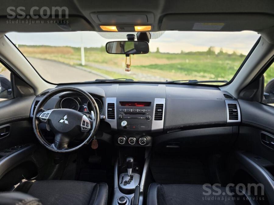Brūns Mitsubishi Outlander 2011 Rīga, ar dzinēja tilpumu 2.40 L un nobraukumu 319 tūkst. km par 1450 €, foto 4 vietnē AUTOMOTO.COM.LV