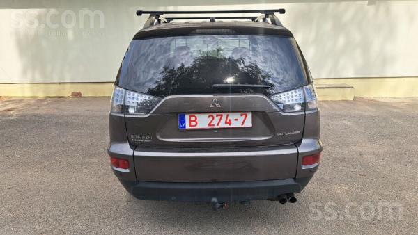 Brown Mitsubishi Outlander 2011 in Ogre, with an engine capacity of 2.20 L and mileage of 260 thousand km for 5650 €, photo 7 on AUTOMOTO.COM.LV