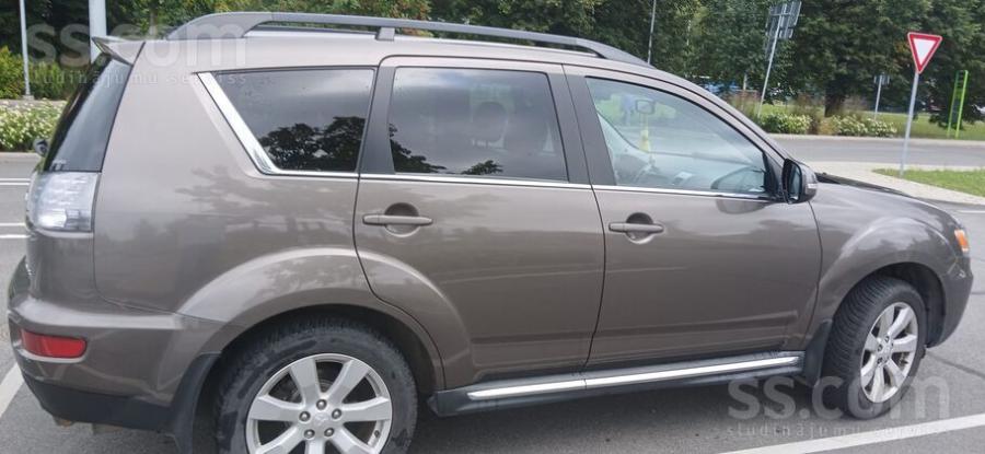 Brown Mitsubishi Outlander 2011 in Riga, with an engine capacity of 2.40 L and mileage of 119 thousand km for 5700 €, photo 1 on AUTOMOTO.COM.LV