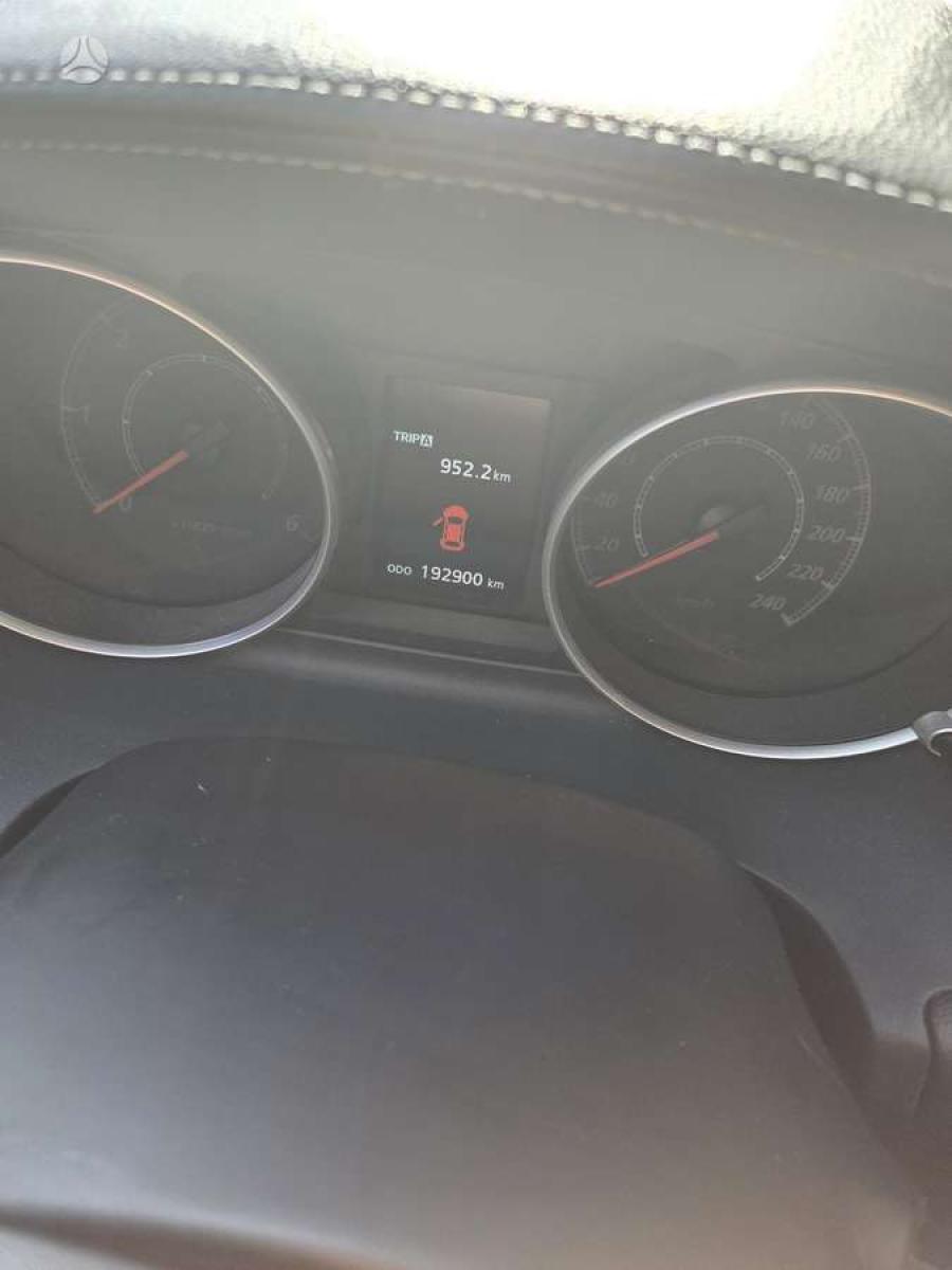 Brūns Mitsubishi Outlander 2011 Kauņa, ar dzinēja tilpumu 2.18 L un nobraukumu 193 tūkst. km par 2500 €, foto 10 vietnē AUTOMOTO.COM.LV