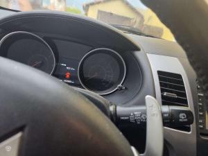 Brūns Mitsubishi Outlander 2011 Kauņa, ar dzinēja tilpumu 2.18 L un nobraukumu 193 tūkst. km par 2500 €, foto 13 vietnē AUTOMOTO.COM.LV