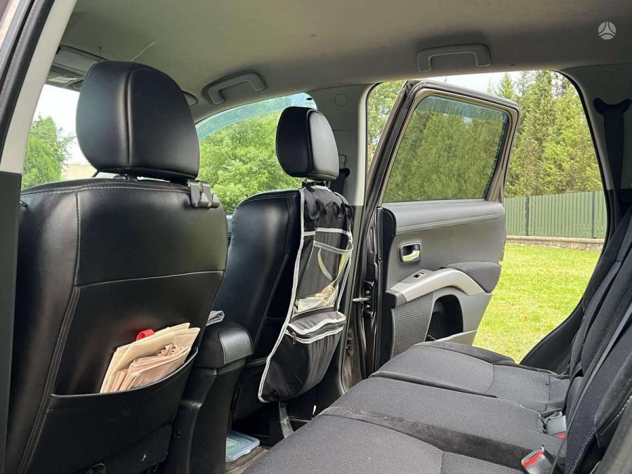 Brūns Mitsubishi Outlander 2011 Viļņa, ar dzinēja tilpumu 2.27 L un nobraukumu 293 tūkst. km par 3500 €, foto 10 vietnē AUTOMOTO.COM.LV