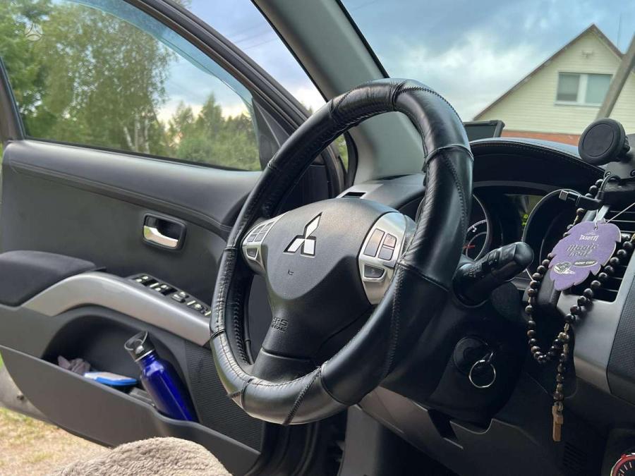 Brūns Mitsubishi Outlander 2011 Viļņa, ar dzinēja tilpumu 2.27 L un nobraukumu 293 tūkst. km par 3500 €, foto 13 vietnē AUTOMOTO.COM.LV