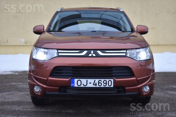 Brūns Mitsubishi Outlander 2012 Talsi, ar dzinēja tilpumu 2.20 L un nobraukumu 192 tūkst. km par 8900 €, foto 3 vietnē AUTOMOTO.COM.LV