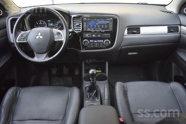 Brūns Mitsubishi Outlander 2012 Talsi, ar dzinēja tilpumu 2.20 L un nobraukumu 192 tūkst. km par 8900 €, foto 5 vietnē AUTOMOTO.COM.LV