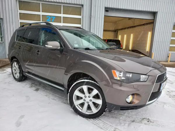 Brūns Mitsubishi Outlander 2012 Rīga, ar dzinēja tilpumu 2.20 L un nobraukumu 270 tūkst. km par 6990 €, foto 7 vietnē AUTOMOTO.COM.LV