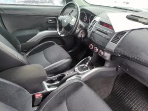 Brown Mitsubishi Outlander 2012 in Riga, with an engine capacity of 2.20 L and mileage of 270 thousand km for 6990 €, photo 19 on AUTOMOTO.COM.LV