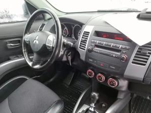 Brown Mitsubishi Outlander 2012 in Riga, with an engine capacity of 2.20 L and mileage of 270 thousand km for 6990 €, photo 21 on AUTOMOTO.COM.LV