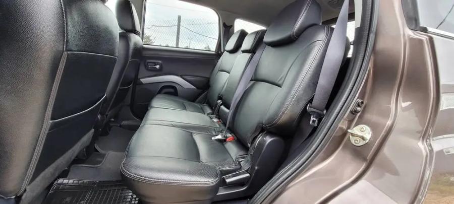 Brown Mitsubishi Outlander 2012 in Riga, with an engine capacity of 2.20 L and mileage of 226 thousand km for 6500 €, photo 17 on AUTOMOTO.COM.LV