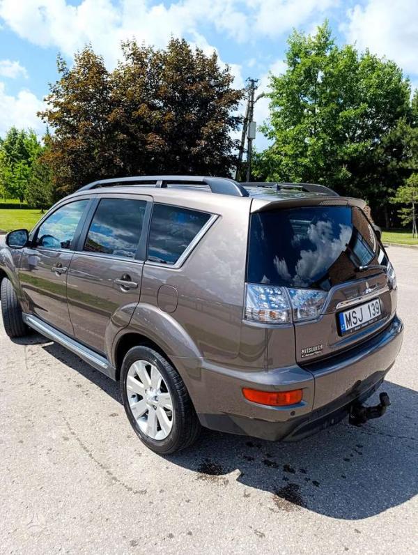 Brown Mitsubishi Outlander 2012 in Kaunas, with an engine capacity of 2.27 L and mileage of 238 thousand km for 6700 €, photo 3 on AUTOMOTO.COM.LV