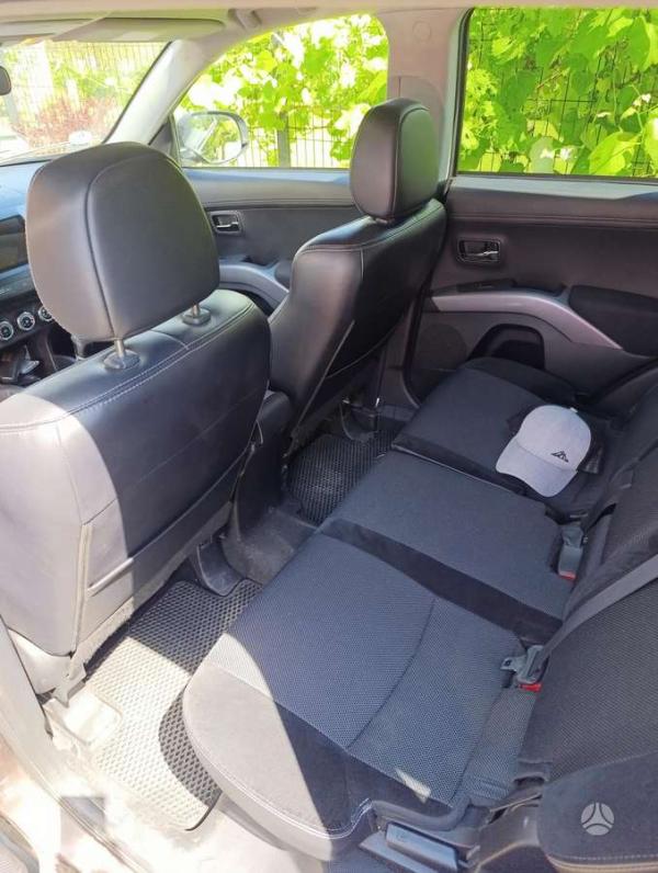 Brown Mitsubishi Outlander 2012 in Kaunas, with an engine capacity of 2.27 L and mileage of 238 thousand km for 6700 €, photo 9 on AUTOMOTO.COM.LV