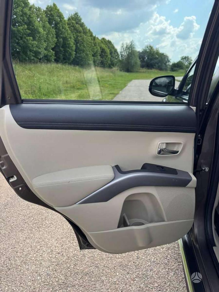 Brūns Mitsubishi Outlander 2012 Kauņa, ar dzinēja tilpumu 2.20 L un nobraukumu 270 tūkst. km par 4450 €, foto 26 vietnē AUTOMOTO.COM.LV