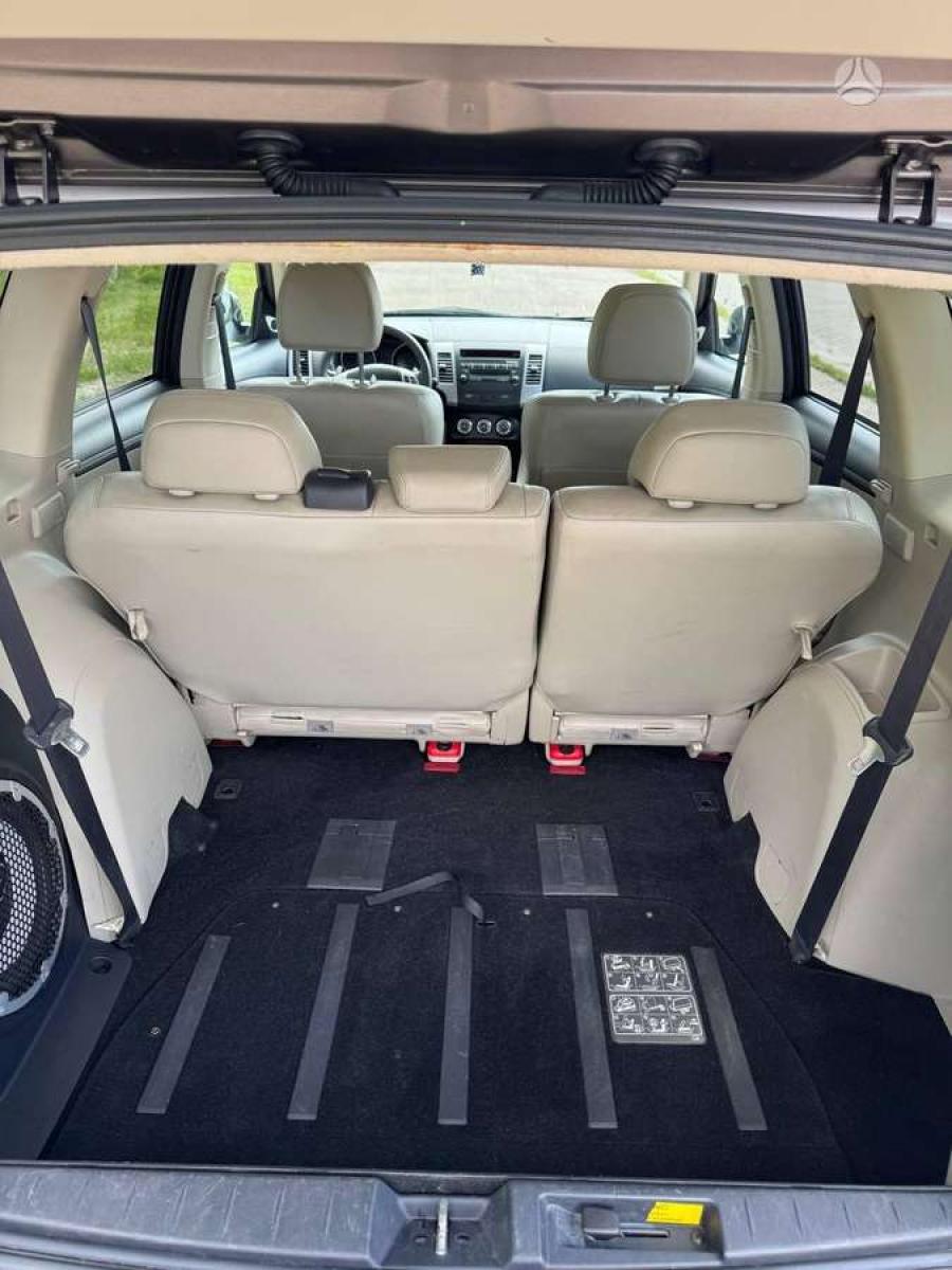 Brūns Mitsubishi Outlander 2012 Kauņa, ar dzinēja tilpumu 2.20 L un nobraukumu 270 tūkst. km par 4450 €, foto 30 vietnē AUTOMOTO.COM.LV