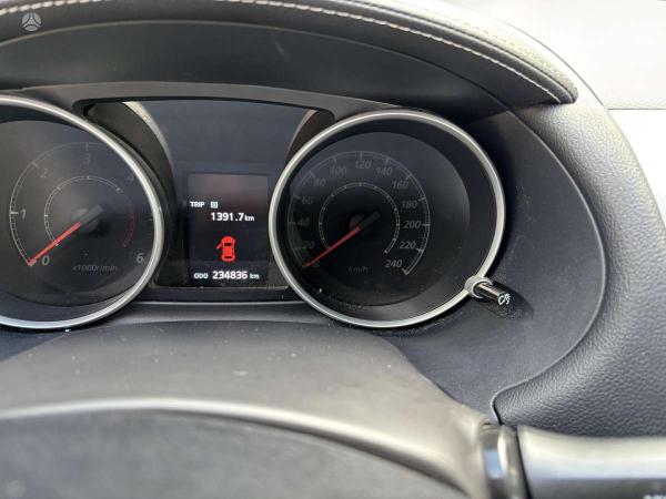 Brūns Mitsubishi Outlander 2012 Panevēža, ar dzinēja tilpumu 2.27 L un nobraukumu 230 tūkst. km par 3800 €, foto 11 vietnē AUTOMOTO.COM.LV