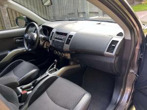 Brown Mitsubishi Outlander 2012 in Vilnius, with an engine capacity of 2.18 L and mileage of 262 thousand km for 4499 €, photo 16 on AUTOMOTO.COM.LV