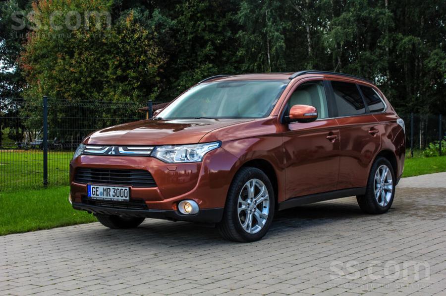 Brown Mitsubishi Outlander 2012 in Jelgava, with an engine capacity of 2.20 L and mileage of 221 thousand km for 7996 €, photo 1 on AUTOMOTO.COM.LV