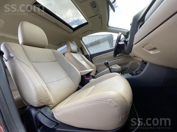 Mitsubishi Outlander 2012 in Jelgava on AUTOMOTO.COM.LV Brown Mitsubishi Outlander 2012 in Jelgava, with an engine capacity of 2.20 L and mileage of 221 thousand km for 7996 €, photo 6 on AUTOMOTO.COM.LV