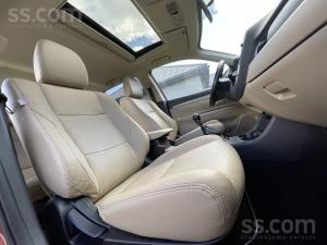 Brown Mitsubishi Outlander 2012 in Jelgava, with an engine capacity of 2.20 L and mileage of 221 thousand km for 7996 €, photo 6 on AUTOMOTO.COM.LV