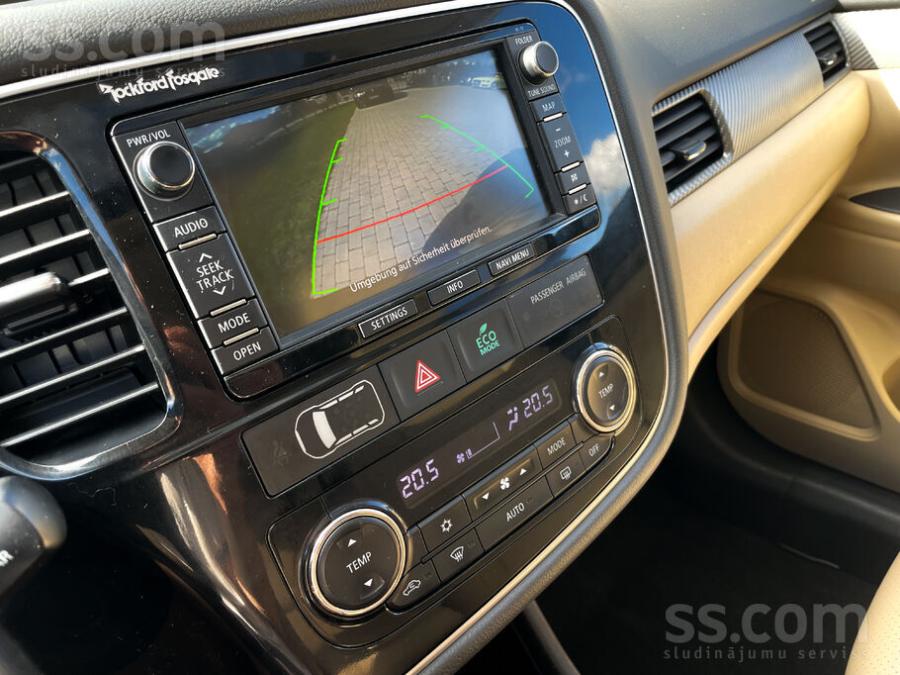 Brown Mitsubishi Outlander 2012 in Jelgava, with an engine capacity of 2.20 L and mileage of 221 thousand km for 7996 €, photo 14 on AUTOMOTO.COM.LV