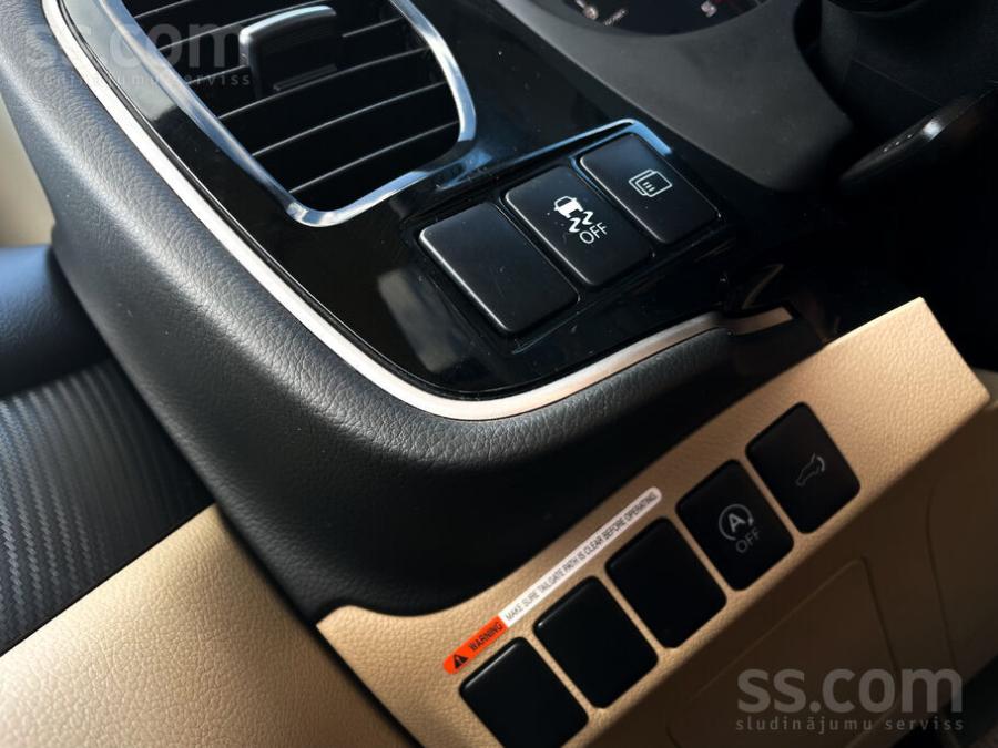 Brown Mitsubishi Outlander 2012 in Jelgava, with an engine capacity of 2.20 L and mileage of 221 thousand km for 7996 €, photo 17 on AUTOMOTO.COM.LV