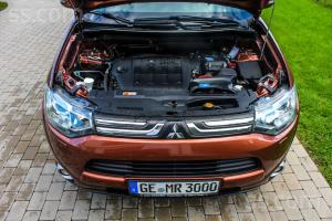 Brown Mitsubishi Outlander 2012 in Jelgava, with an engine capacity of 2.20 L and mileage of 221 thousand km for 7996 €, photo 23 on AUTOMOTO.COM.LV