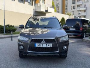 Brown Mitsubishi Outlander 2012 in Vilnius, with an engine capacity of 2.18 L and mileage of 341 thousand km for 2650 €, photo 3 on AUTOMOTO.COM.LV