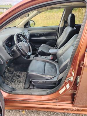Brūns Mitsubishi Outlander 2012 Paide, ar dzinēja tilpumu 2.30 L un nobraukumu 290 tūkst. km par 8000 €, foto 12 vietnē AUTOMOTO.COM.LV
