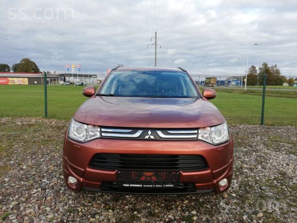Mitsubishi Outlander 2012 Saldus vietnē Brūns Mitsubishi Outlander 2012 Saldus, ar dzinēja tilpumu 2.20 L un nobraukumu 181 tūkst. km par 7900 €, foto 6 vietnē AUTOMOTO.COM.LV