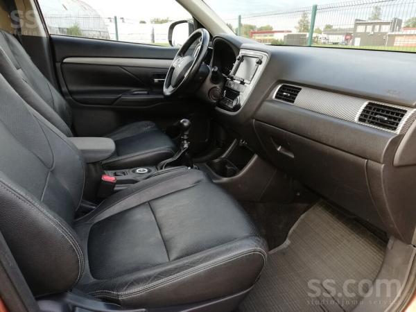 Mitsubishi Outlander 2012 Saldus vietnē Brūns Mitsubishi Outlander 2012 Saldus, ar dzinēja tilpumu 2.20 L un nobraukumu 181 tūkst. km par 7900 €, foto 7 vietnē AUTOMOTO.COM.LV