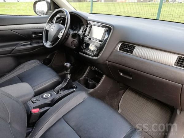 Mitsubishi Outlander 2012 Saldus vietnē Brūns Mitsubishi Outlander 2012 Saldus, ar dzinēja tilpumu 2.20 L un nobraukumu 181 tūkst. km par 7900 €, foto 8 vietnē AUTOMOTO.COM.LV