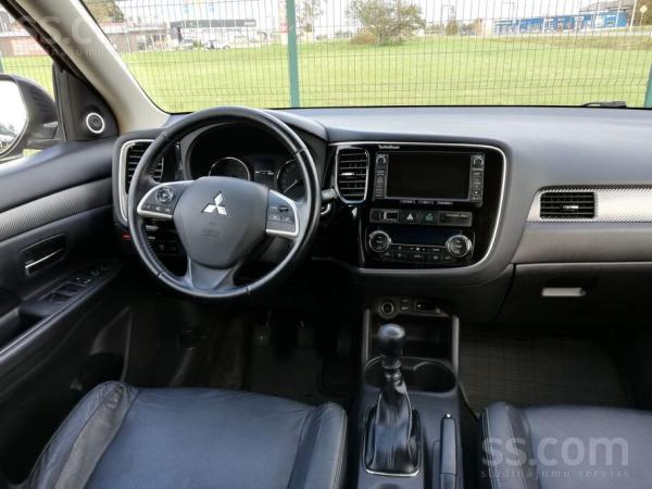 Mitsubishi Outlander 2012 Saldus vietnē Brūns Mitsubishi Outlander 2012 Saldus, ar dzinēja tilpumu 2.20 L un nobraukumu 181 tūkst. km par 7900 €, foto 9 vietnē AUTOMOTO.COM.LV