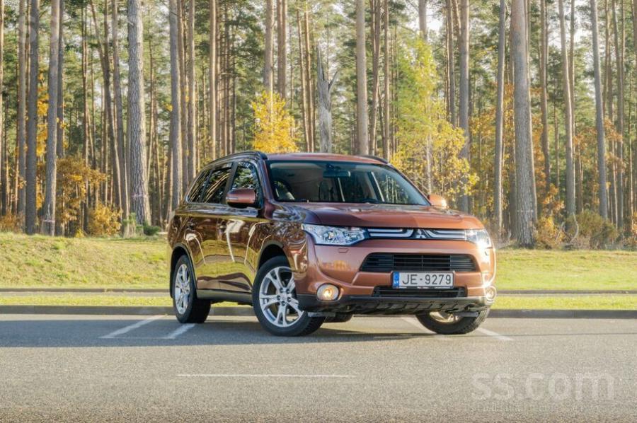Brown Mitsubishi Outlander 2013 in Riga, with an engine capacity of 2.00 L and mileage of 170 thousand km for 7990 €, photo 2 on AUTOMOTO.COM.LV
