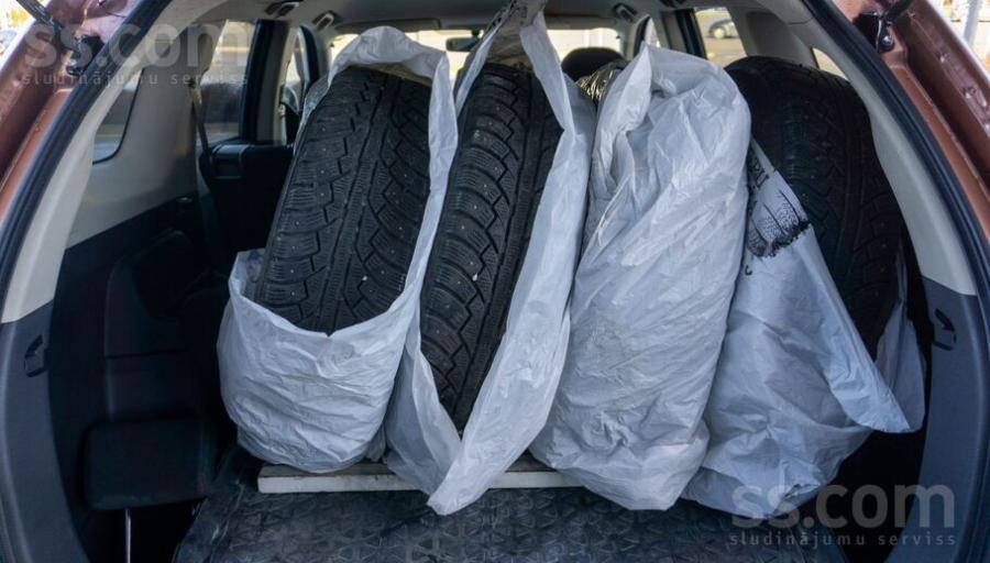 Brown Mitsubishi Outlander 2013 in Riga, with an engine capacity of 2.00 L and mileage of 170 thousand km for 7990 €, photo 28 on AUTOMOTO.COM.LV