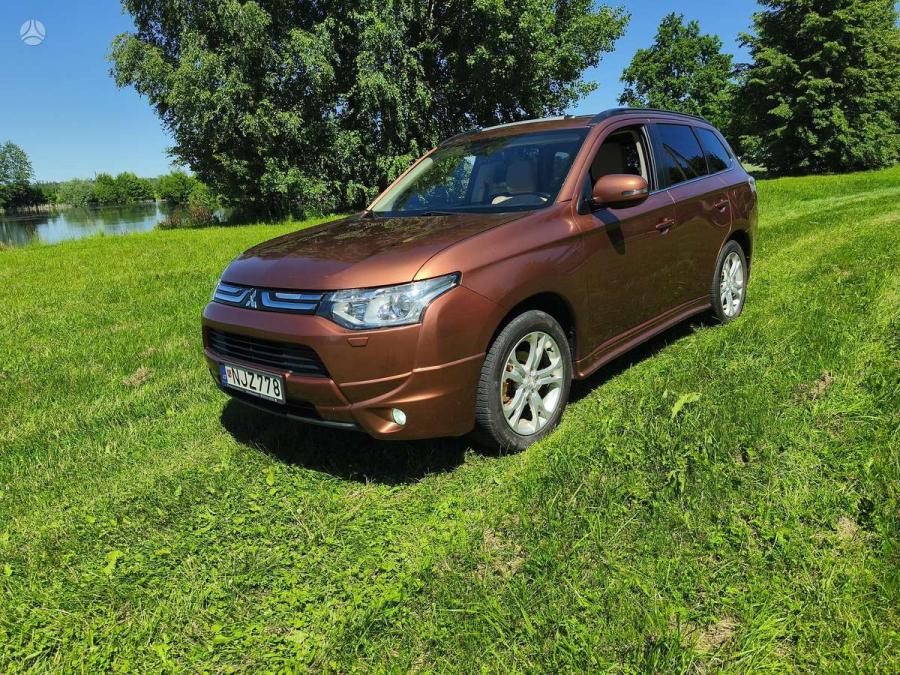 Brown Mitsubishi Outlander 2013 in Kaunas, with an engine capacity of 2.27 L and mileage of 263 thousand km for 6800 €, photo 1 on AUTOMOTO.COM.LV